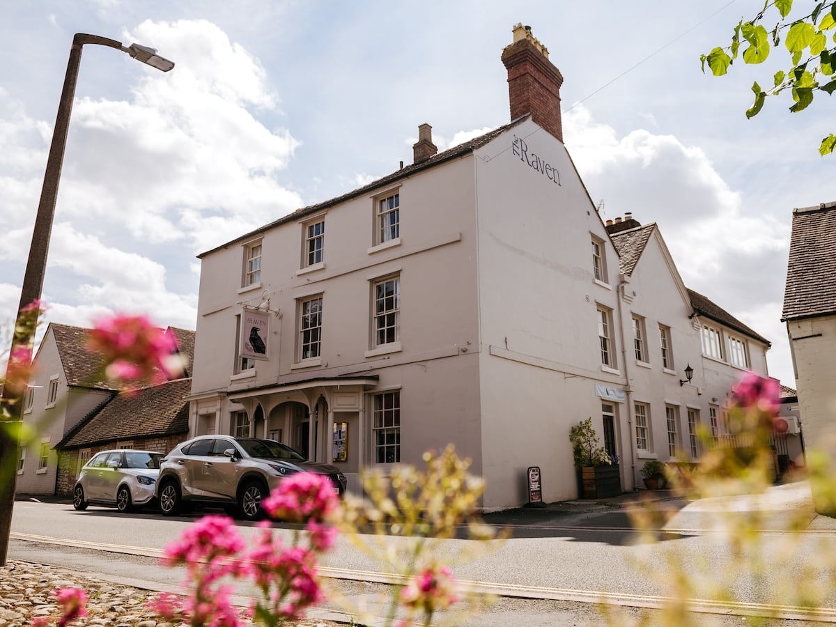 Black Country pub group buys and reopens inn that closed last Christmas ...